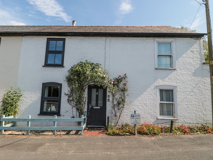 Stones Throw - Brockenhurst