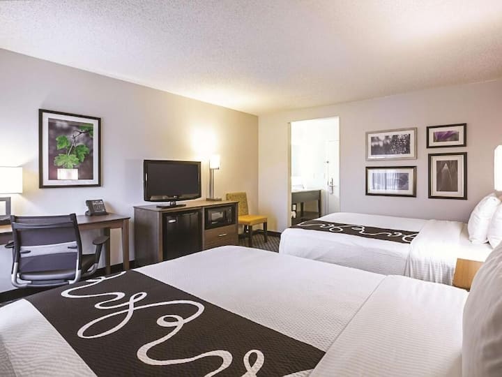 La Quinta Atlanta | 2 Queens | Cultural Stay - Atlanta
