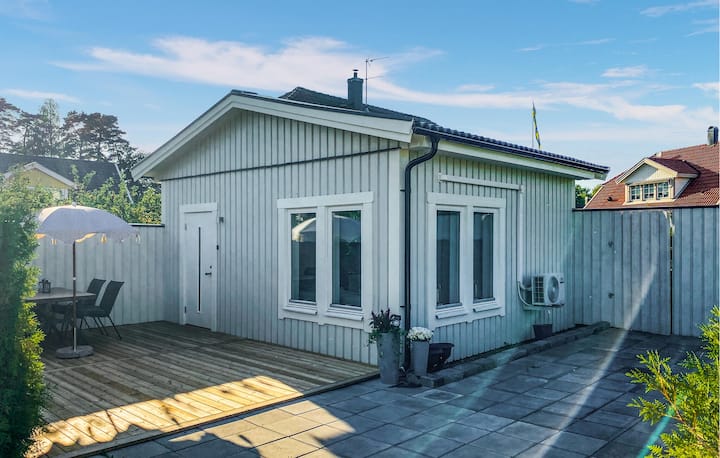 Lovely Home In Motala With Wifi - Motala