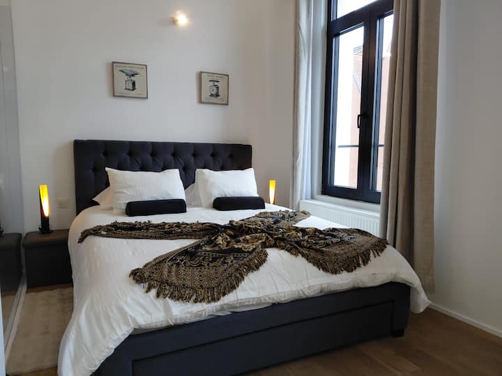 Logies De Lelie - Georgina - Antwerp, Belgium