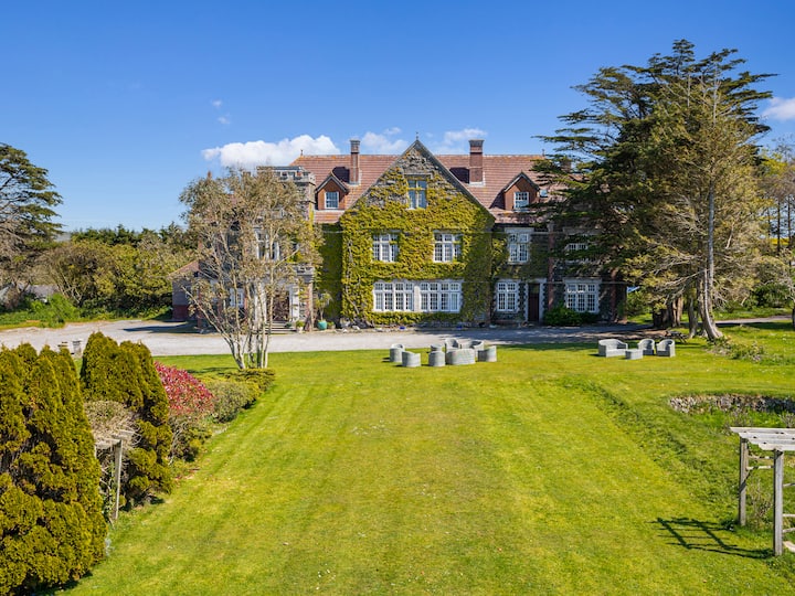 Alston Hall - Hope Cove