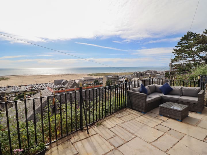 Tonnau Yr Oleu Or “ Waves Of Light” - Barmouth