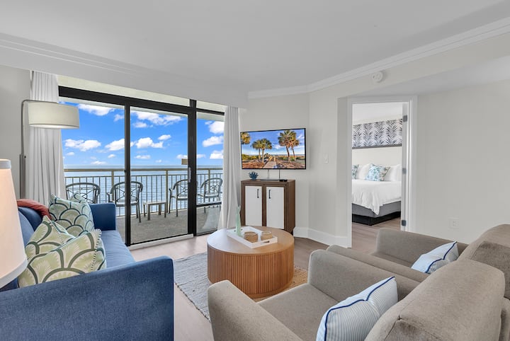 Renovated Oceanfront W/ Waterpark And Starbucks! - 