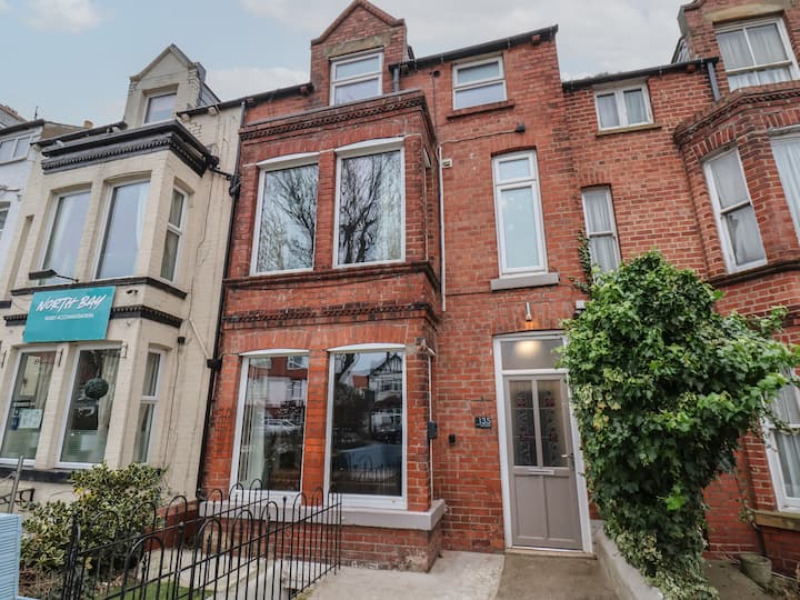 Sail Lodge - Scarborough