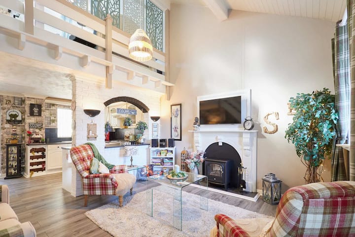 Host & Stay | The Cheeky Squirrel - Wirral