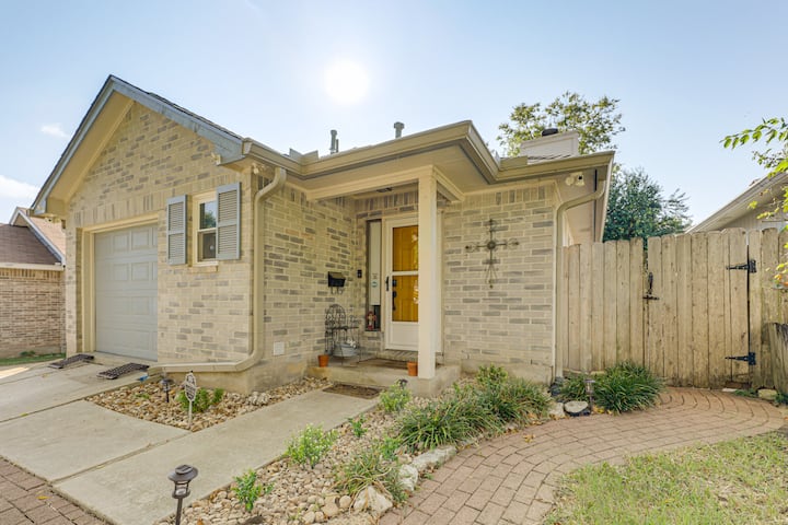 2 Mi To Dtwn! Modern Round Rock Oasis W/ Patio - Round Rock, TX