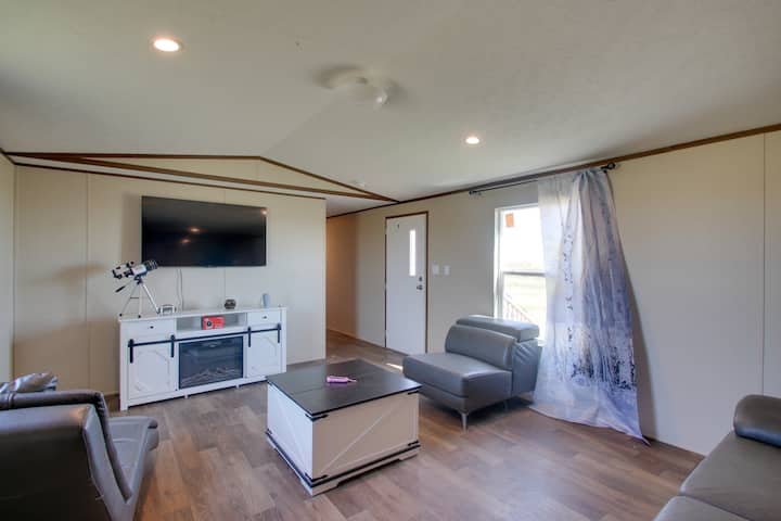 Secluded El Reno Retreat W/ Private Fishing Lake! - Lake El Reno, OK