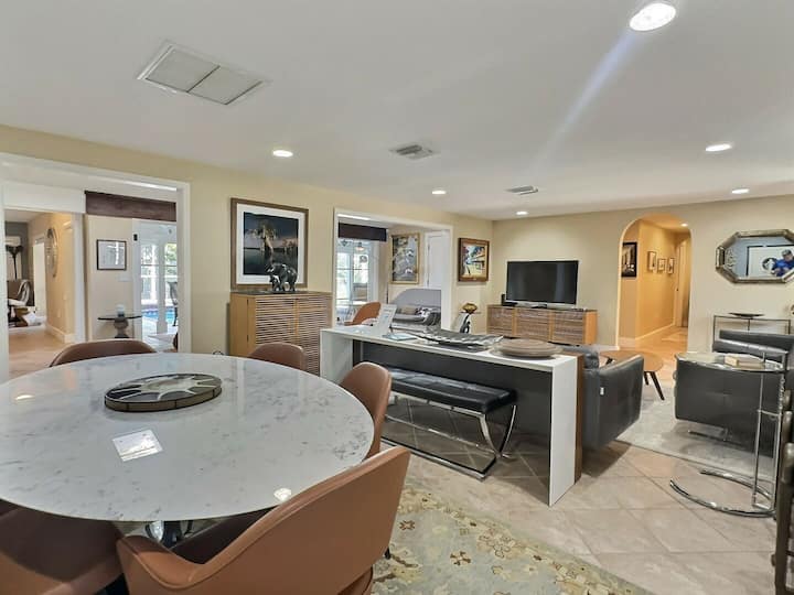 Beautiful Four Bedroom, Three Bathroom Home In Sie - Siesta Key