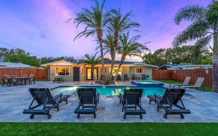 La Hacienda | Private Pool & Hot Tub, Large Patio - Sarasota, FL