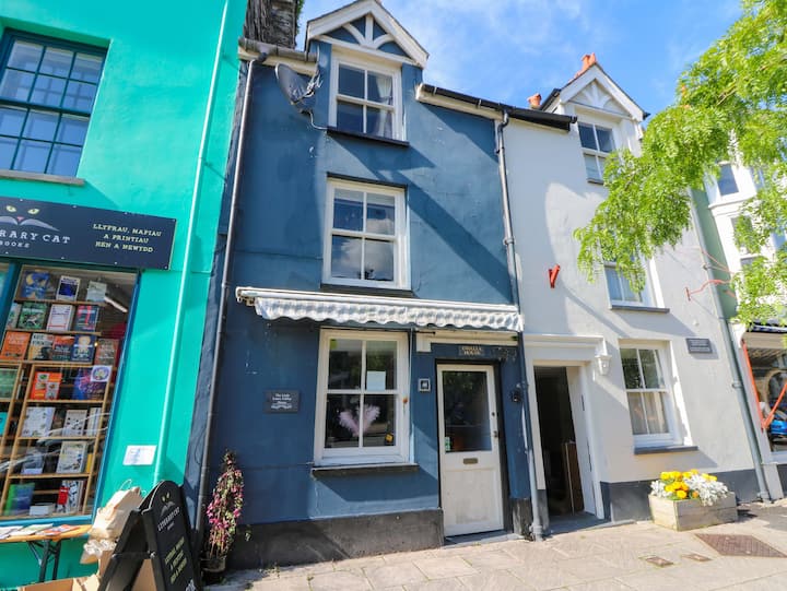 The Little Laura Ashley House - Machynlleth