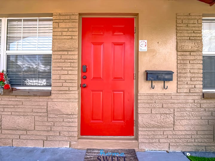 The Jefferson 220 - St Pete (30 Day Min Stay) - St. Petersburg, FL