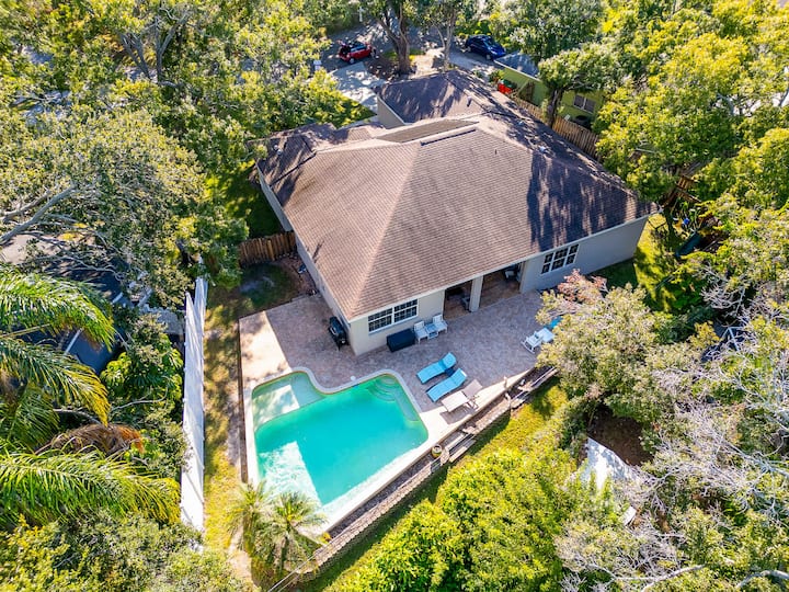 Sunny Groove Oasis: Heated Pool, Playset @Clearwat - Largo, FL