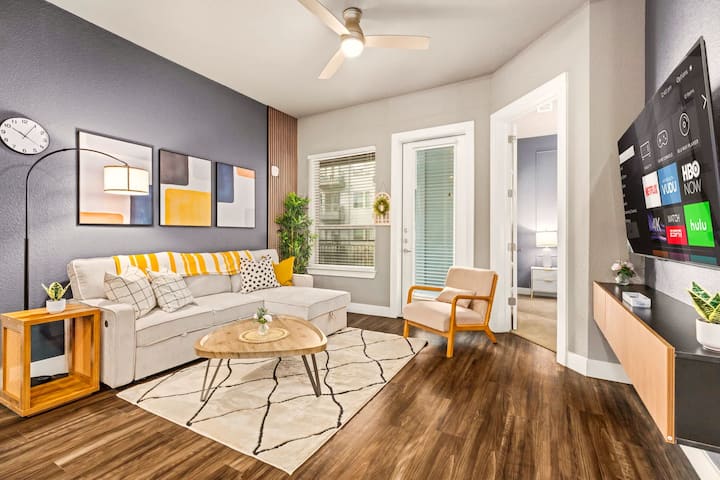 Luxe Flat W/ Pool & Free Parking•walk To Riverwalk - San Antonio, TX