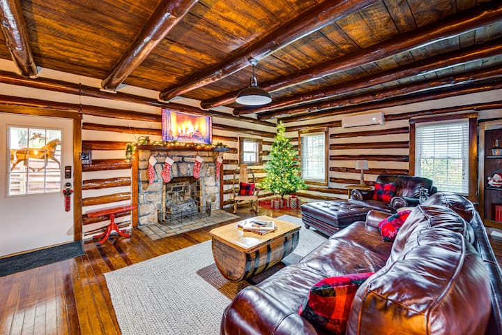 Family Holiday Cabin In Kentucky W/ Hot Tub! - Springhill Winery, Bloomfield