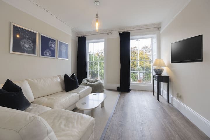 Moderne-vue Sur Rue-appartement-sdb Privée Avec Do - Winchcombe