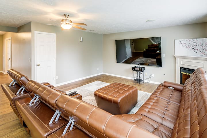 20 Mi To Colts Games & Indy 500: Family Getaway! - Avon