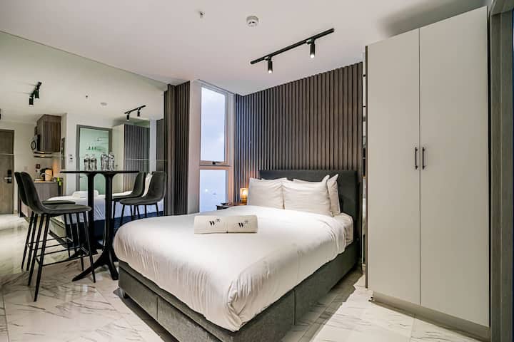 W* | Dreamy Loft W/ Stunning Cinta Costera Views - Panama City