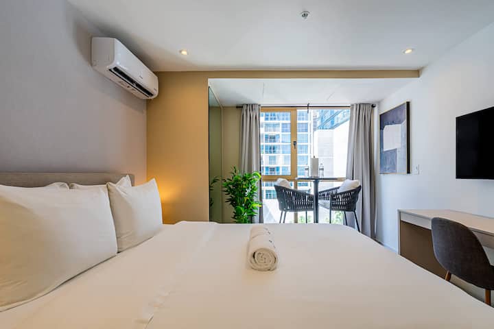 W* | Contemporary Loft In Vibrant Obarrio - Panama