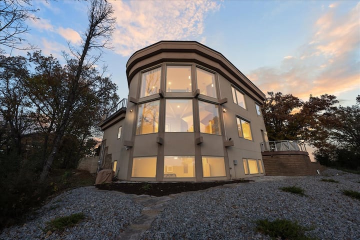 Waterfront Retreat • Private Beach • Dock • Views - Stillwater, MN