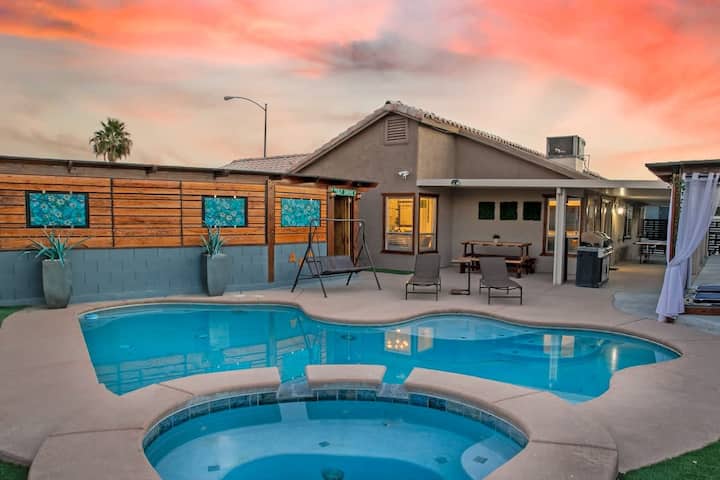5 Bedroom Vegas W Pool & Fun Amenities! - North Las Vegas, NV