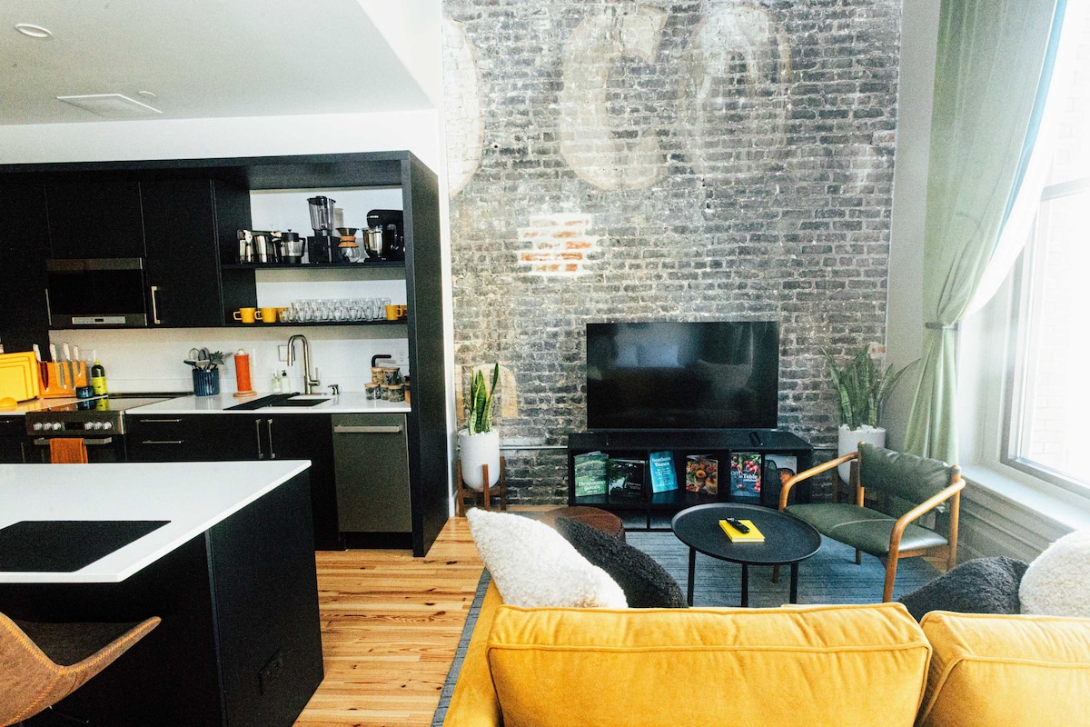 Loft 301 @The William | 3rd Ave Views + Carrigan’s - Airbnb