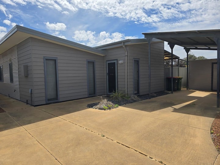 Harry's Place - Ledge Point