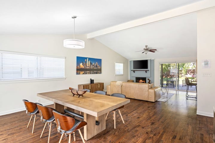 Spacious 4br Dallas Retreat • Near Airport - Farmers Branch, TX