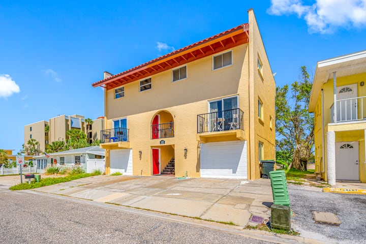 The Ultimate Beach Getaway For Large Groups! - Redington Shores, FL