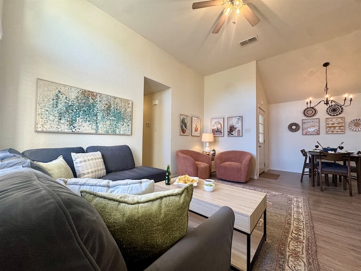 Baylor House - Stylish Abilene Getaway - Abilene, TX