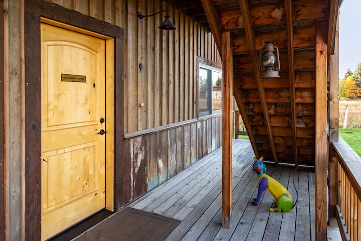 New! Adventure Cabin W/ Deck & Mountain Views! - Columbia Falls, MT