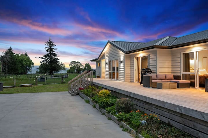 Hamurana Hotspot | Walk To The Lake & Golf Course - Rotorua