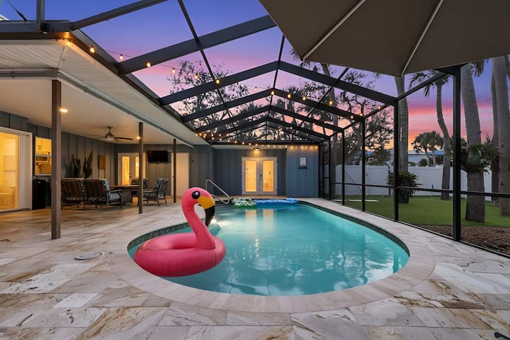 Minutes To Siesta Key | Pool, Mini Golf, Gameroom! - Siesta Key, FL