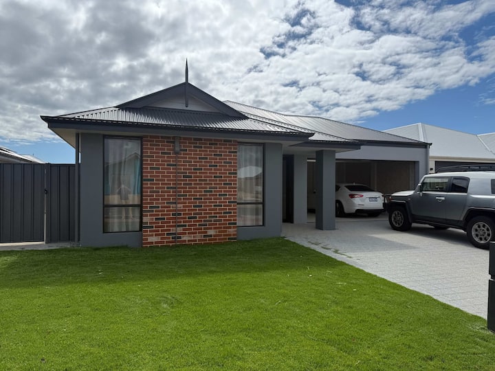 Milbridge Getaway With A Bathroom In Each Room! - 班伯利