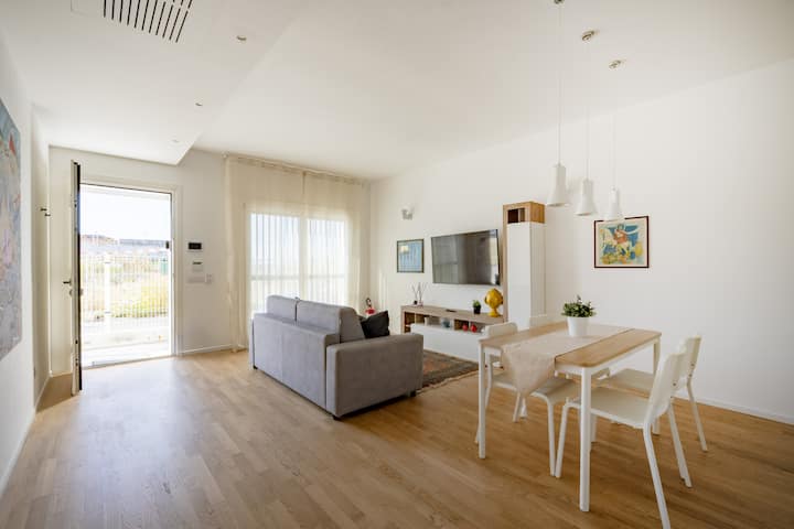 Sea Breeze - Bright And Serene Escape - Bari