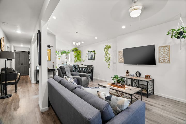 Central Home With Private Gym - El Paso, TX