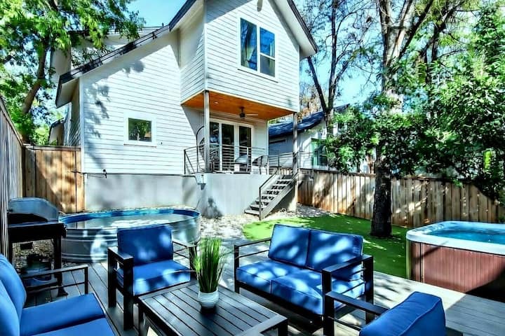 Huge Modern 4+ Br Getaway | Pool · Spa · Game Room - Austin, TX