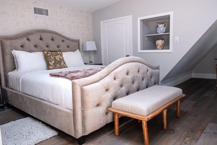 Mirabelle Inn Luxury Suite 13 - Solvang, CA