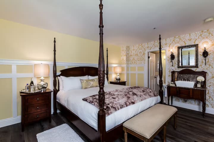 Mirabelle Inn Premium Deluxe King 4 - Solvang, CA