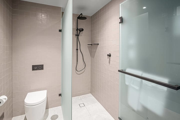 Split Single Room At Hackney Hotel - Stirling