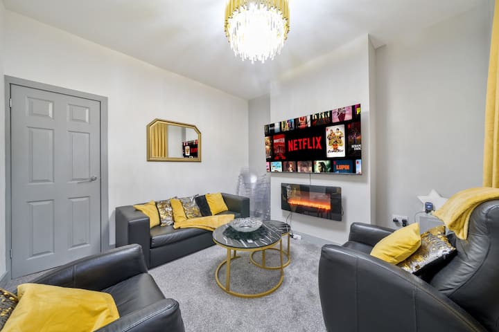 Contractor-friendly 2-bed House With Free Parking - Stoke-on-Trent