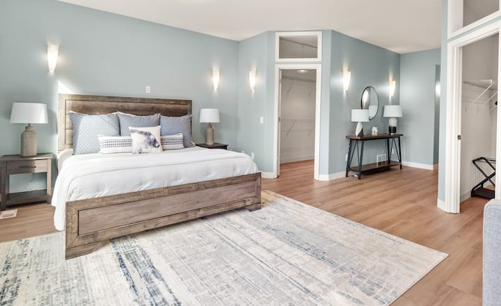 3100+ Sf, 2 En Suites, Dedicated Theatre/game Room - Anchorage, AK