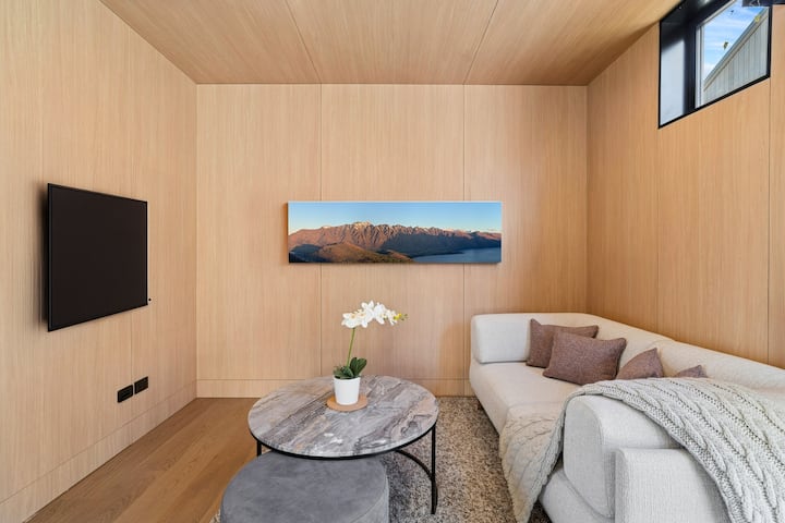 Hideaway Hall Retreat - Queenstown, New Zealand