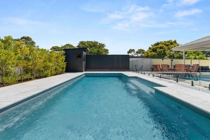 Luxe 4br Retreat With Heated Pool & Sauna - Culburra Beach
