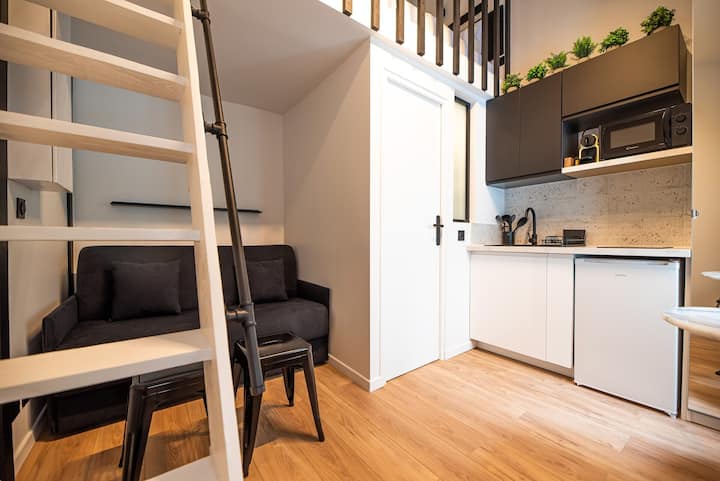 Cute Studio, Champs ÉLysées Area - Paris