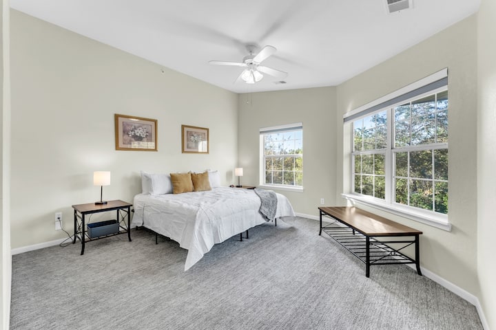 Branson 2br Retreat | Jacuzzi + Gym + Pools - Lake Taneycomo, MO