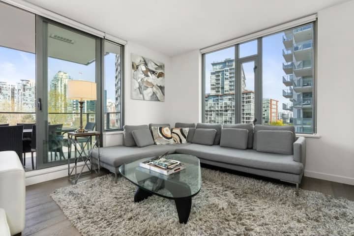 Stylish 2br Suite | Balcony W/ Waterfront Views - Vancouver