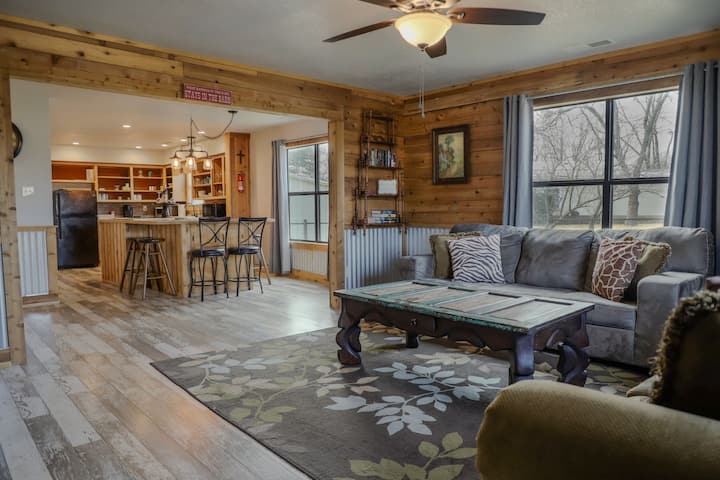 'The Barn' -  2 Blocks From Main Street+ Fire Pit - Fredericksburg