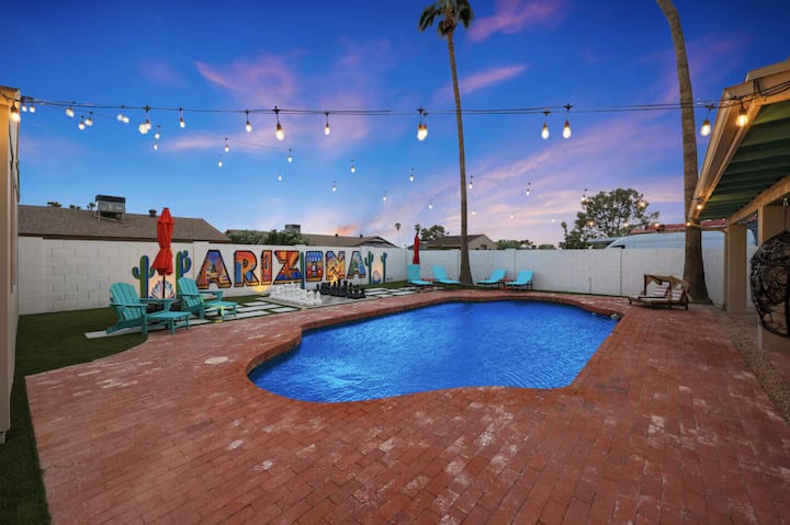 The Swift | Teal Door Mural House | Sleeps Up To 9 - Phoenix, AZ