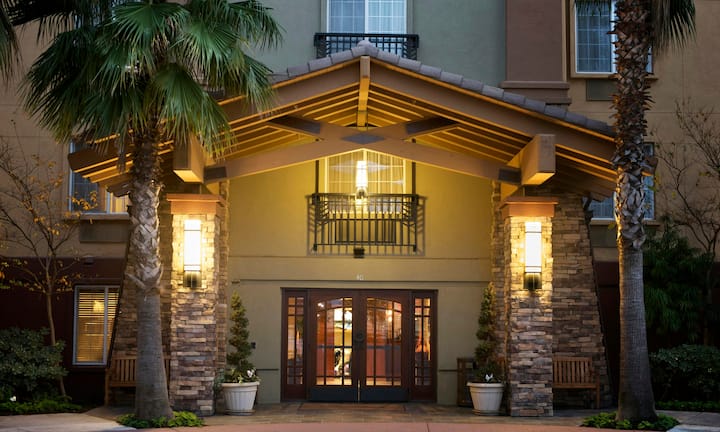 Roll-in Shower And Other Accessible Features - Bellevue, WA