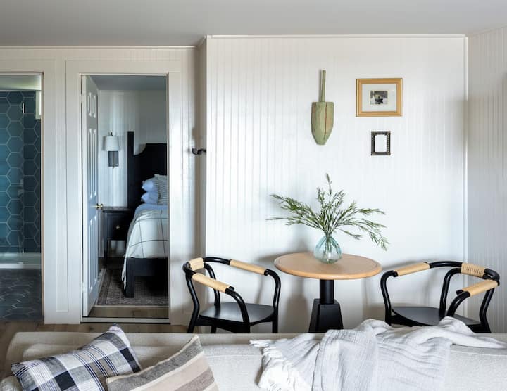 Bluebird | Seaward 2-bedroom Oceanfront Cottage - Boothbay Harbor, ME